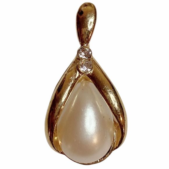 Avon | Jewelry | Vintage Avongold Plated Pendant | Poshmark